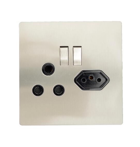 Socket CBI ELECTRIC silver metal 1x3 & 1x2 pin 4x4 | Leroy Merlin South ...