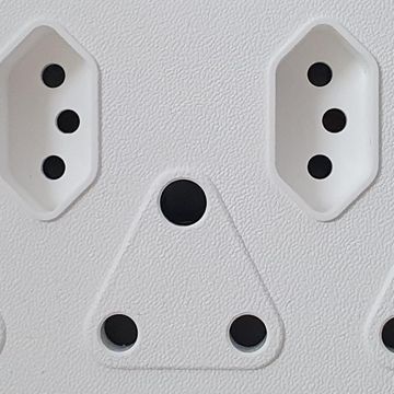 Multi-plug 1 schuko WACO white 4x3 & 3x2 pin | LEROY MERLIN South Africa
